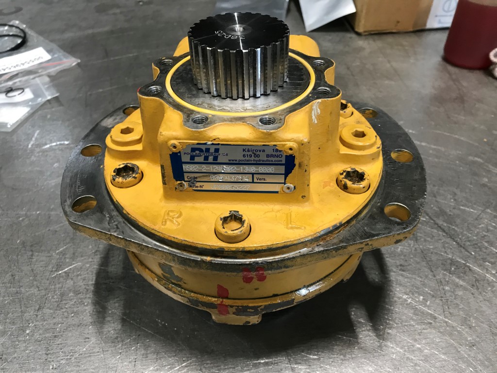 Expertise, réparation et remise en état d'un moteur hydraulique POCLAIN ...