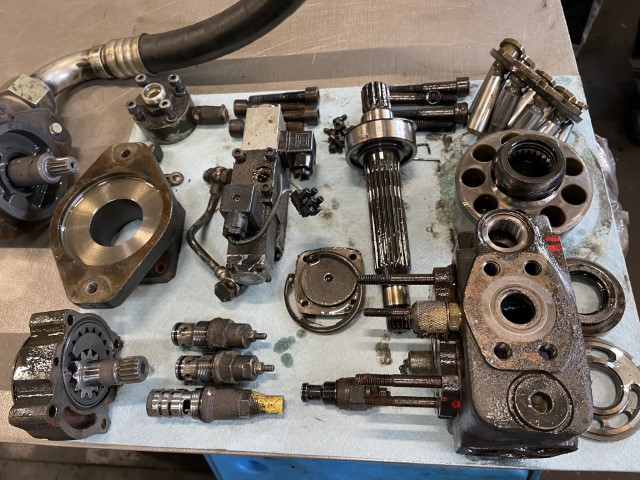 Expertise, réparation et remise en état d’une pompe hydraulique à ...