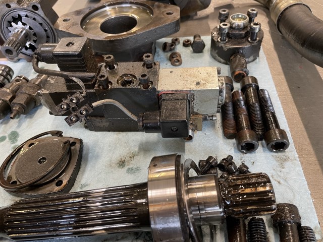 Expertise, réparation et remise en état d’une pompe hydraulique à ...