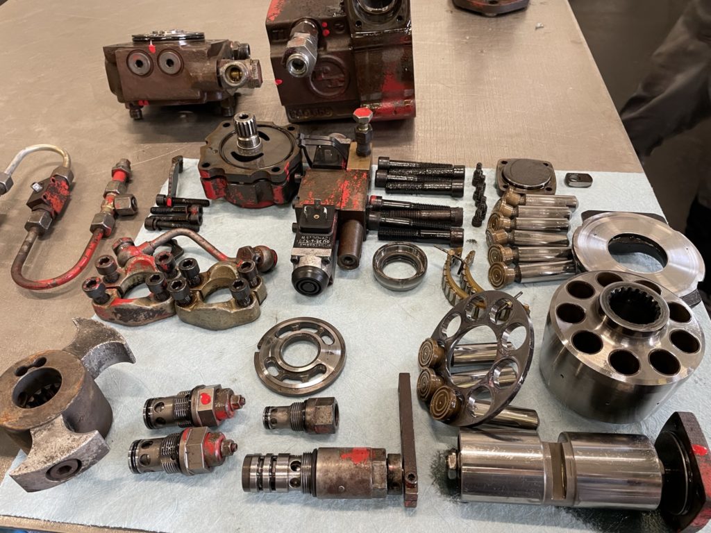 Expertise, réparation et remise en état d’une pompe hydraulique à ...