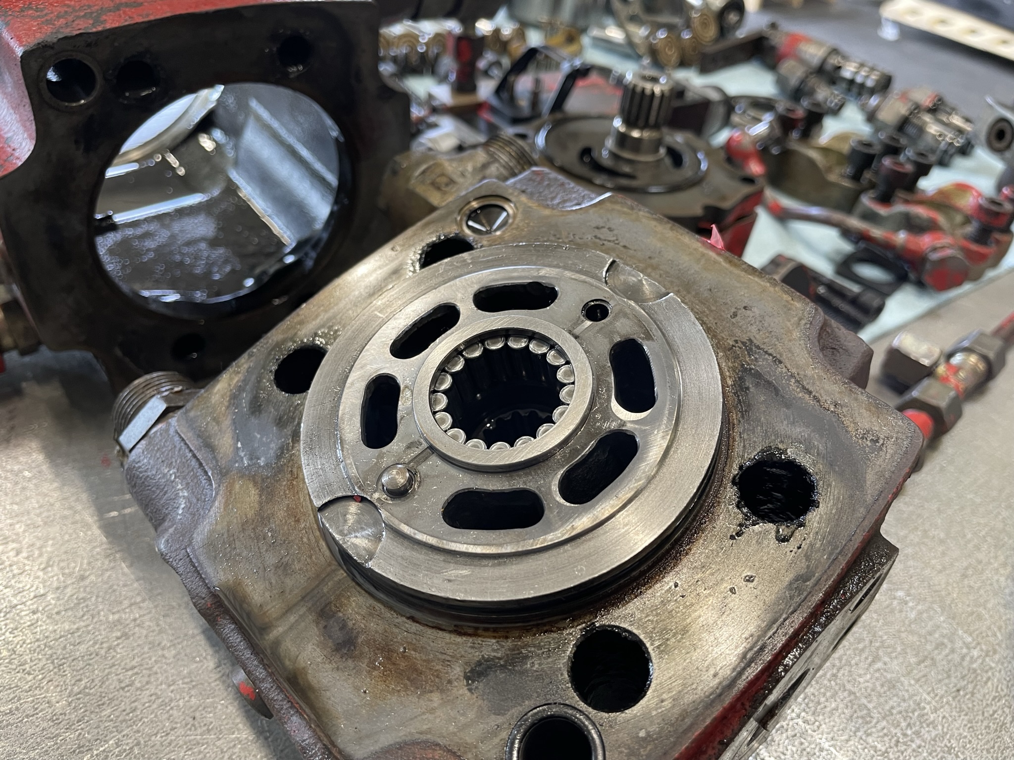 Expertise, réparation et remise en état d’une pompe hydraulique à ...